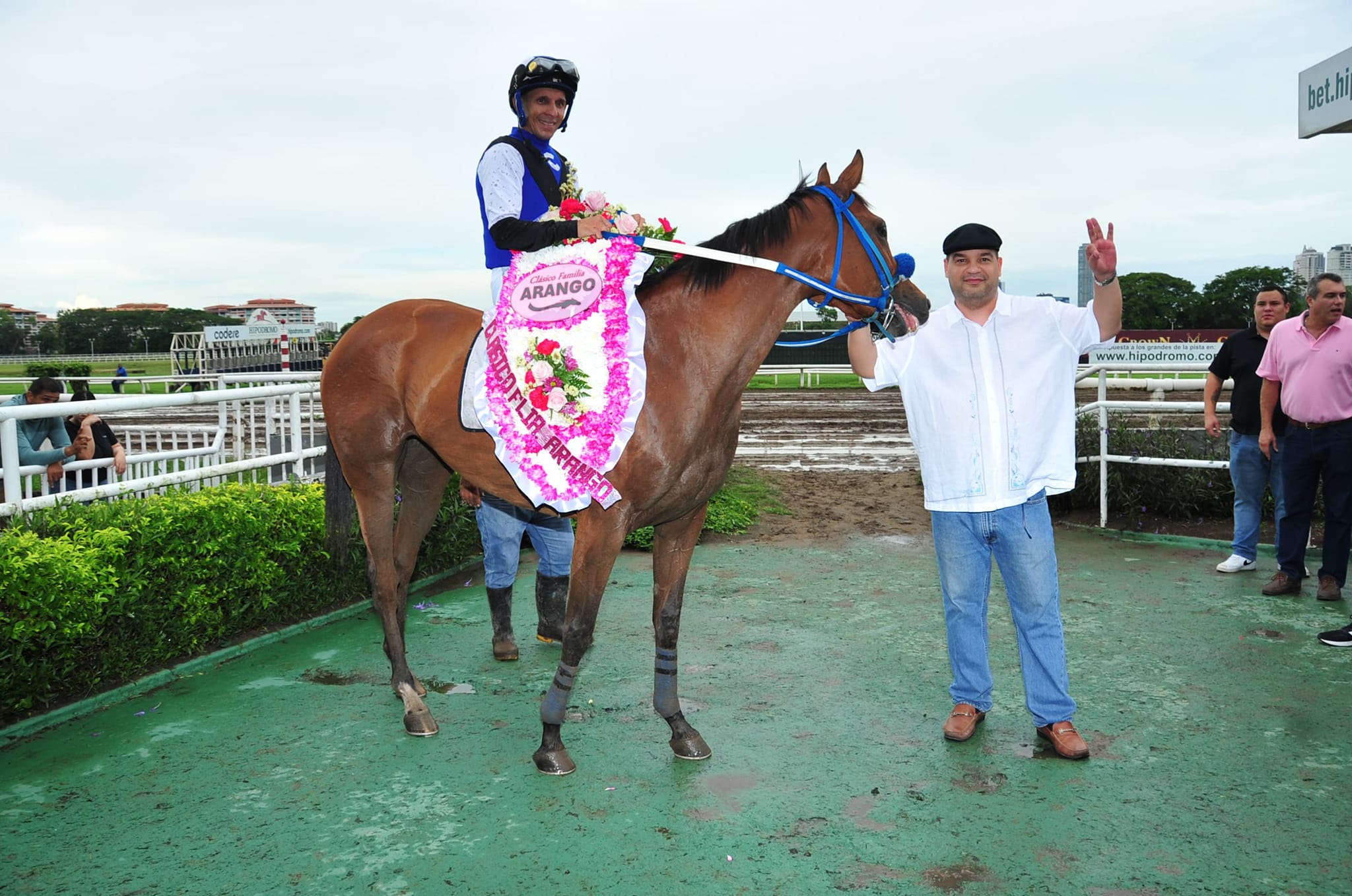 Jaque Doble (PAN) logra la triple corona nacional panameña para hembras – 𝟏𝟎 𝐅𝐮𝐫𝐥𝐨𝐧𝐠𝐬